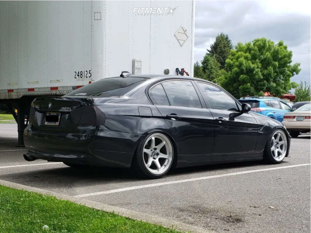 2006 BMW 325i Base with 18x9.5 ESR AP6 and Michelin 225x40 on Coilovers ...