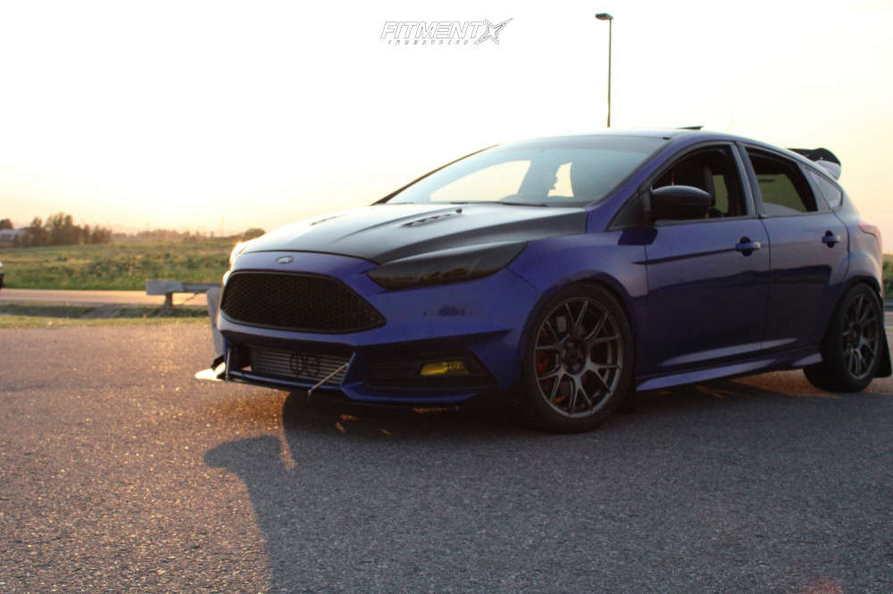 2014 Ford Focus ST with 18x8.5 Konig Ampliform and Continental 255x35 ...