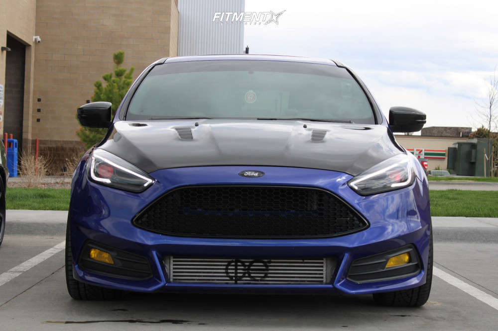 2014 Ford Focus ST with 18x8.5 Konig Ampliform and Continental 255x35 ...