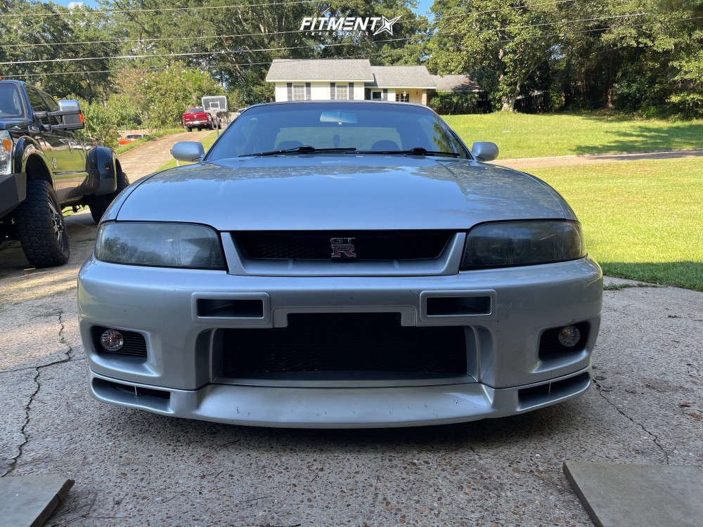 1995 Nissan Skyline R33 Base with 18x10.5 Work Emotion D9r and Sumitomo ...
