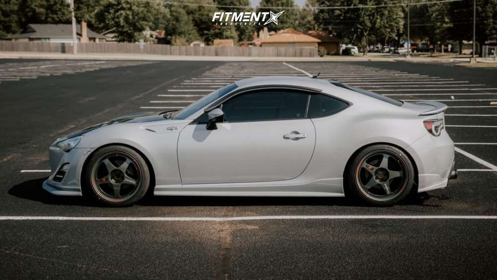 2013 Scion FR-S Base with 18x9.5 Desmond Regamaster Evo II and ...