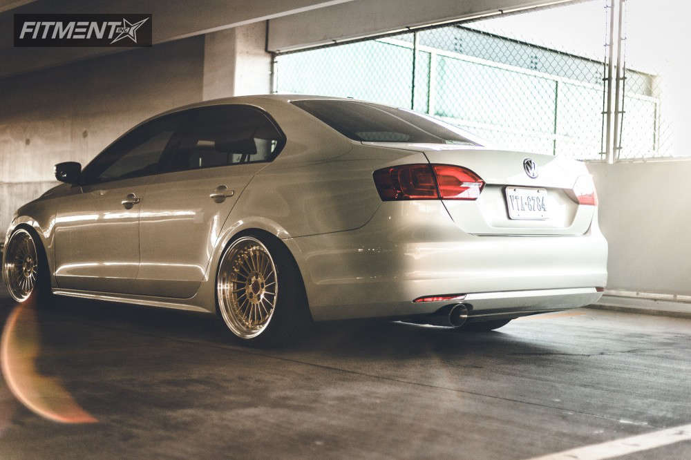 2012 Volkswagen Jetta SE with 18x9 MKRS Wheels M.001 and Achilles ...