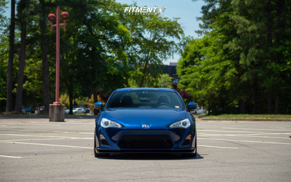 2015 Scion FR-S Base with 18x9.5 Advan Racing GT and Michelin 265x35 on ...