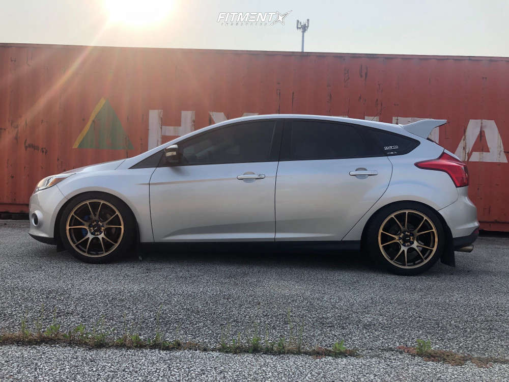 2014 Ford Focus SE with 18x9 Konig Freeform and Vercelli 235x40 on ...
