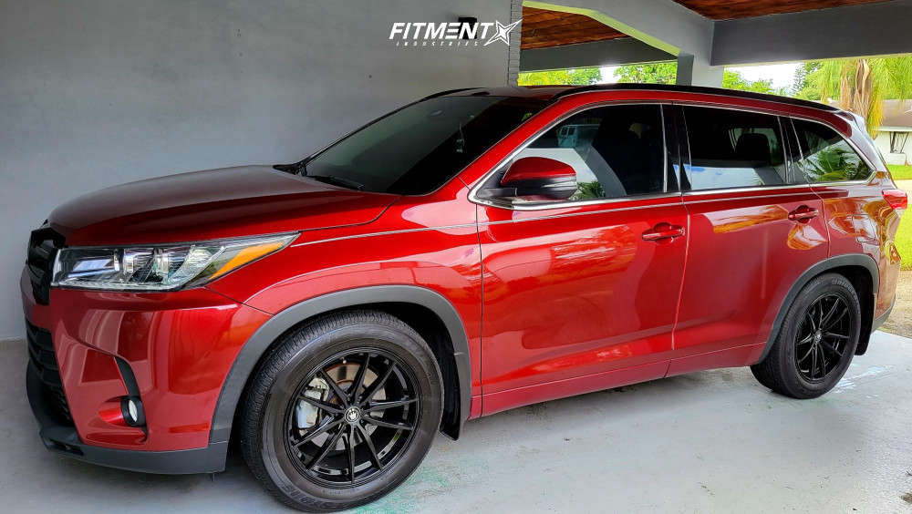 2017 Toyota Highlander SE with 19x8.5 Konig Oversteer and Bridgestone ...