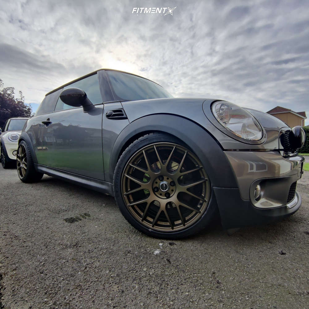 2009 Mini Cooper S with 18x7.5 Work Emotion M8r and Michelin 215x40 on ...