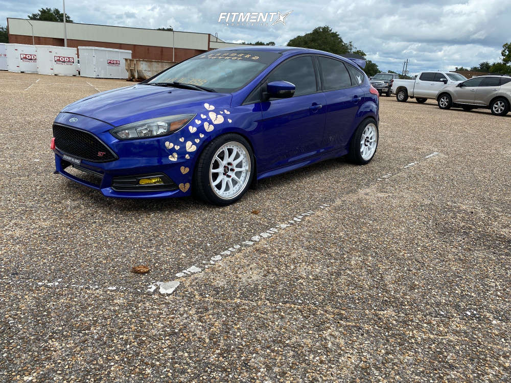 2015 Ford Focus ST with 18x8.5 ESR Cs12 and Lexani 235x40 on Coilovers ...
