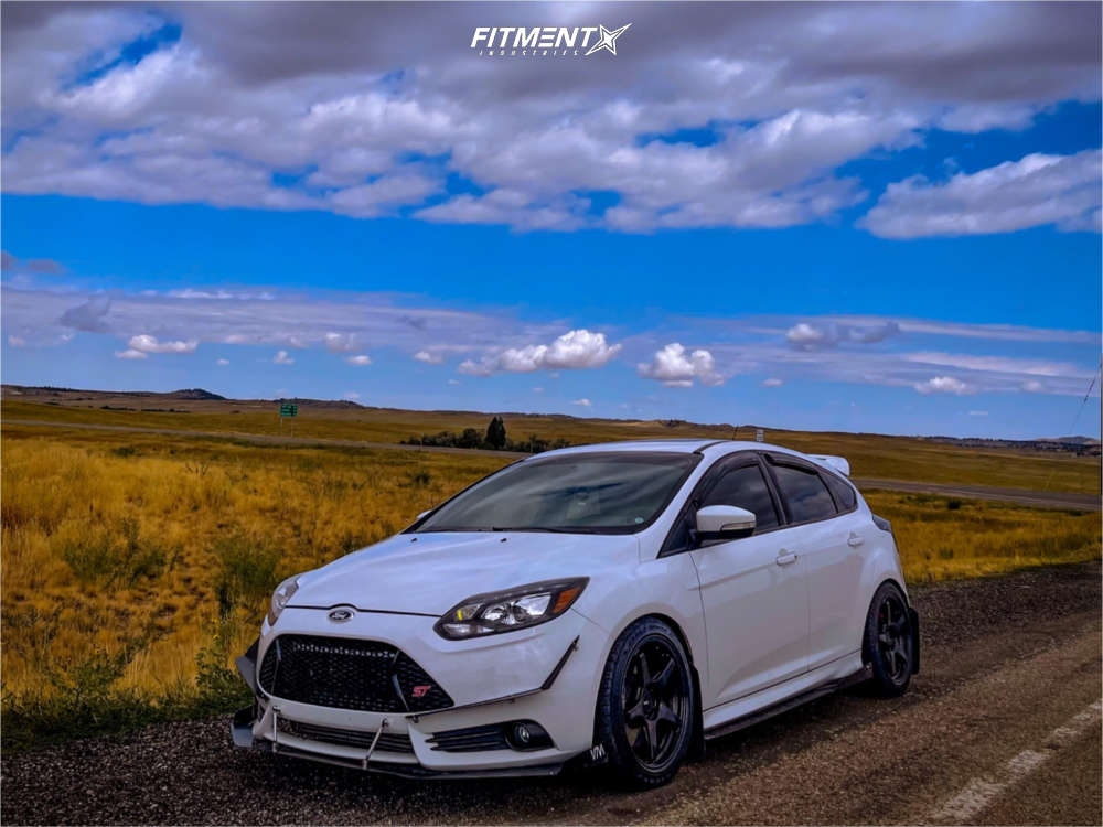 2014 Ford Focus ST with 18x8.5 Enkei Ts-5 and Goodyear 235x40 on ...