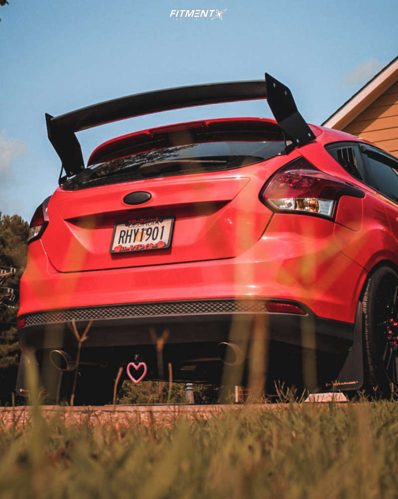 2013 Ford Focus SE with 17x7.5 Spec-1 Sp-53 and Nexen 215x50 on ...