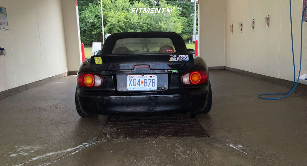 1999 Mazda MX-5 Miata Base with 15x8 Circuit Performance CP24 and ...