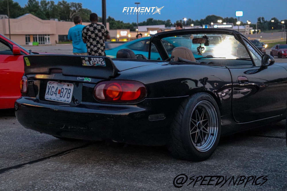 1999 Mazda MX-5 Miata Base with 15x8 Circuit Performance CP24 and ...