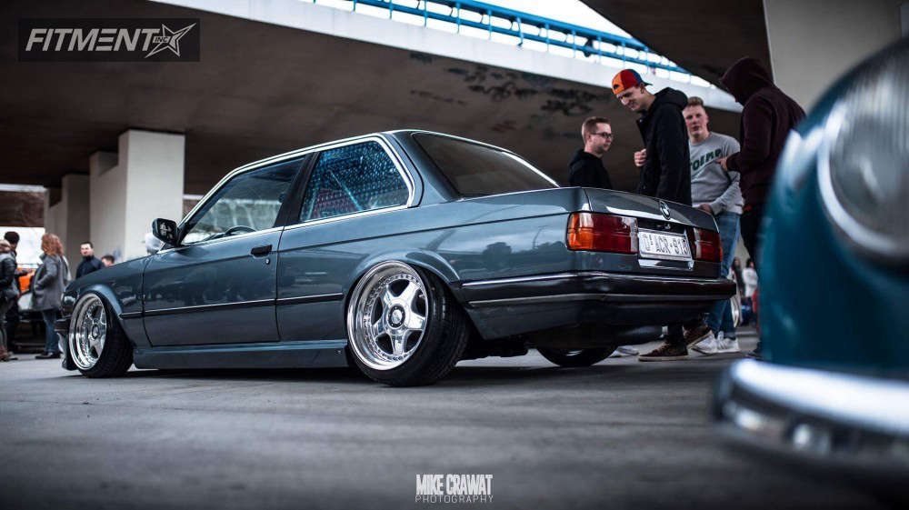 1987 BMW 325 Base with 17x8.5 OZ Racing and Falken 195x40 on Air ...