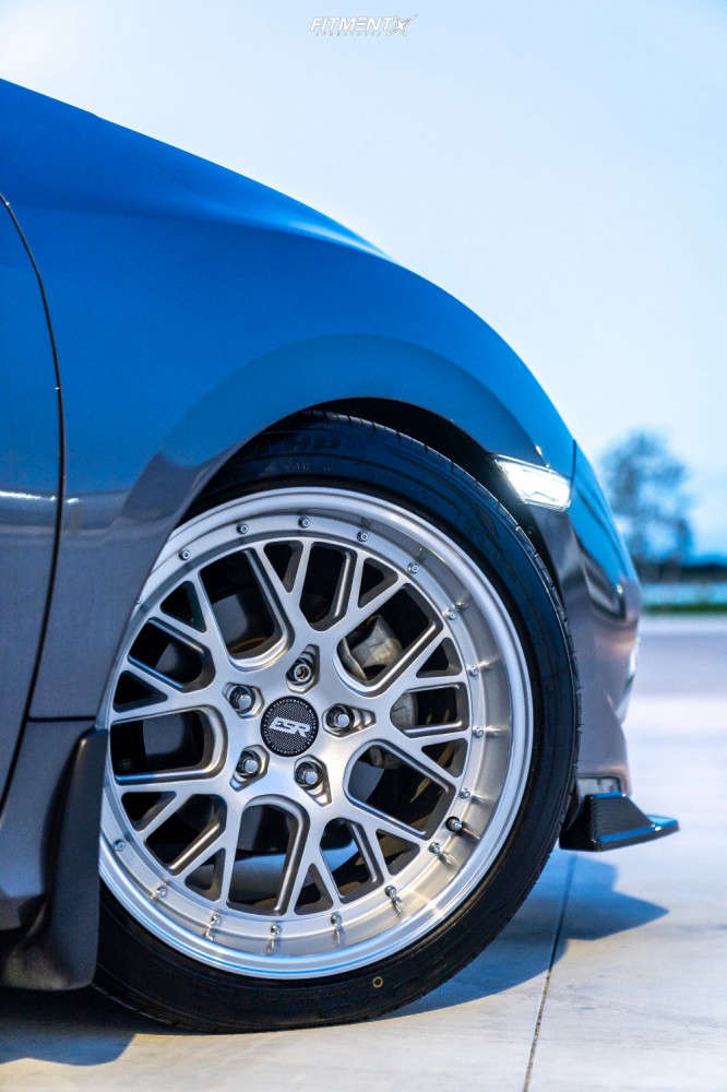 2019 Honda Civic LX with 18x9.5 ESR Cs11 and Toyo Tires 225x45 on ...