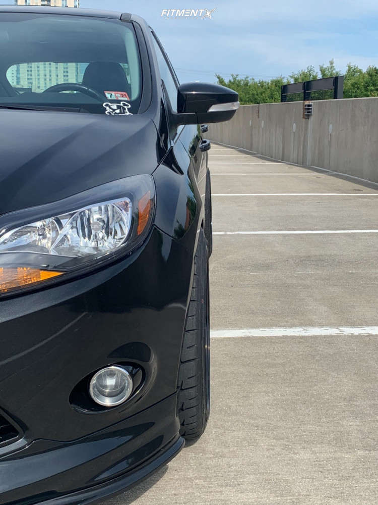 2013 Ford Focus Titanium with 18x9.5 ESR Sr01 and Kenda 235x40 on ...