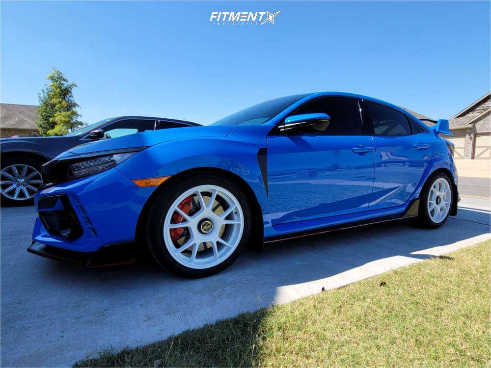 2021 Honda Civic Type R with 18x8.5 Fifteen52 Comp and Continental ...