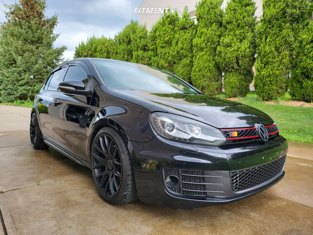 2013 Volkswagen GTI Base with 18x8.5 3SDM 0.01 and Michelin 225x40 on ...