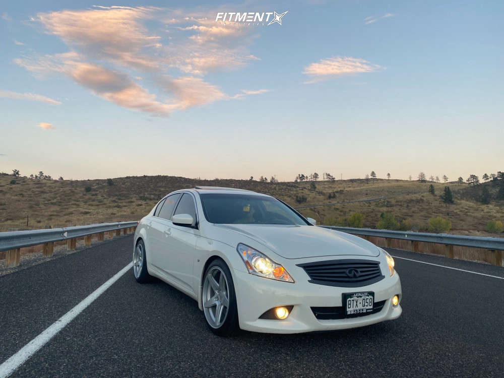 2015 INFINITI Q40 Base with 19x9.5 Rotiform Wgr and Continental 245x40 ...