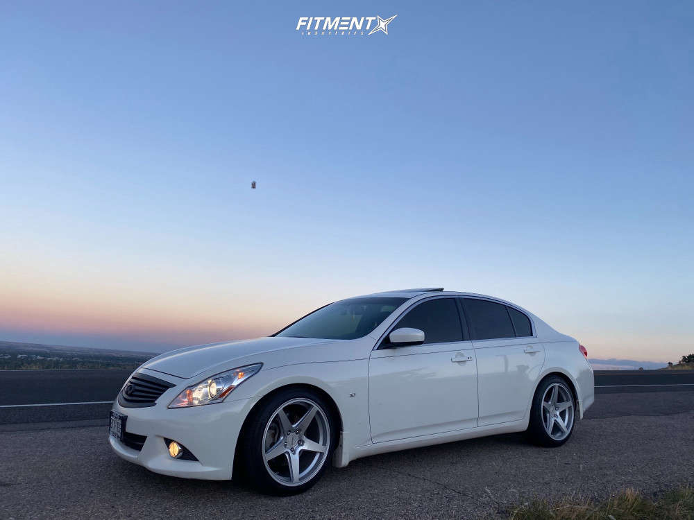 2015 INFINITI Q40 Base with 19x9.5 Rotiform Wgr and Continental 245x40 ...