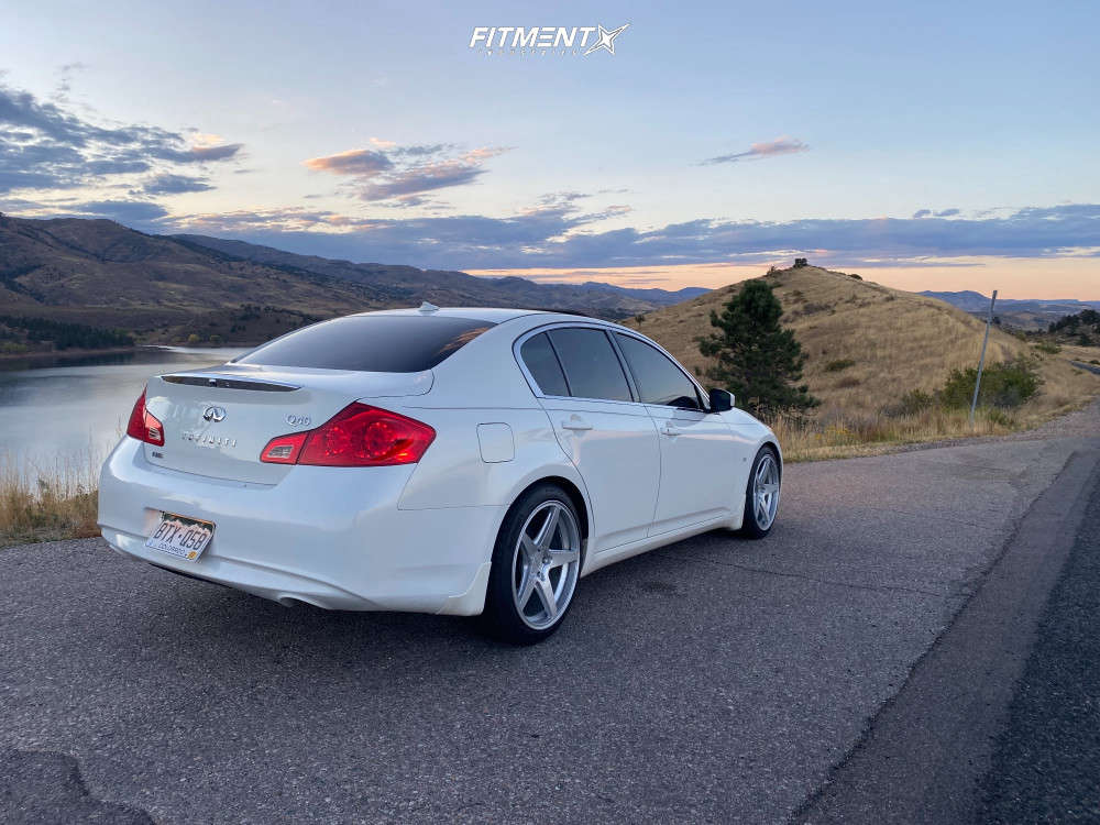 2015 INFINITI Q40 Base with 19x9.5 Rotiform Wgr and Continental 245x40 ...
