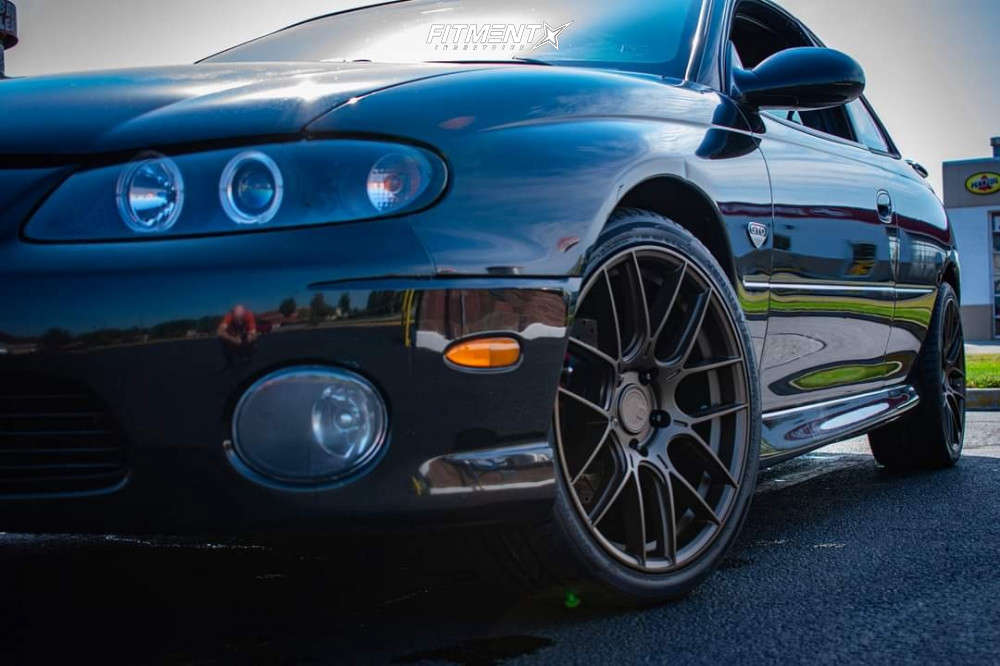 2004 Pontiac GTO Base with 18x8.5 Aodhan Ah-x and Hankook 245x35 on ...
