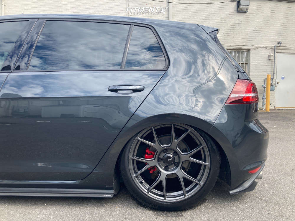 2015 Volkswagen GTI SE with 18x8.5 Konig Ampliform and Continental ...