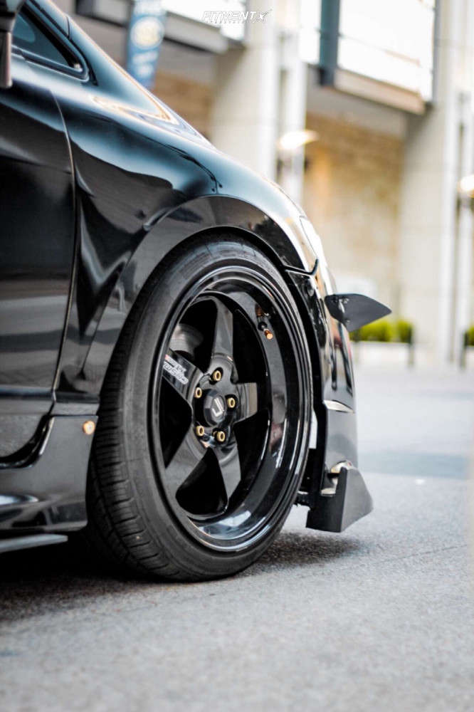 2009 Honda Civic Si with 18x9 Cosmis Racing Xt-005r and Nankang 225x40 ...