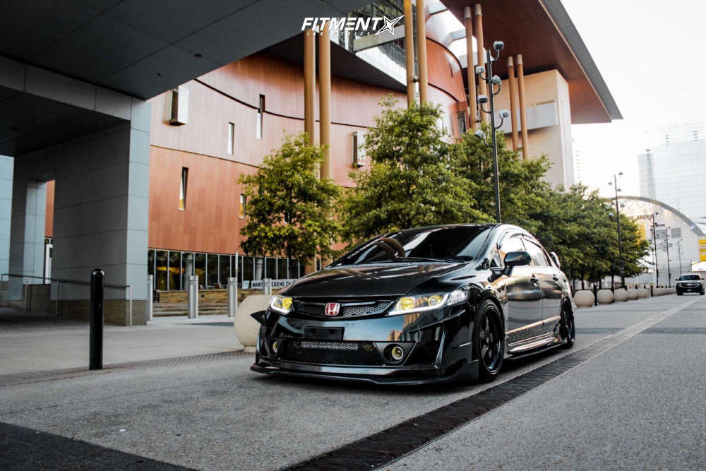 2009 Honda Civic Si with 18x9 Cosmis Racing Xt-005r and Nankang 225x40 ...