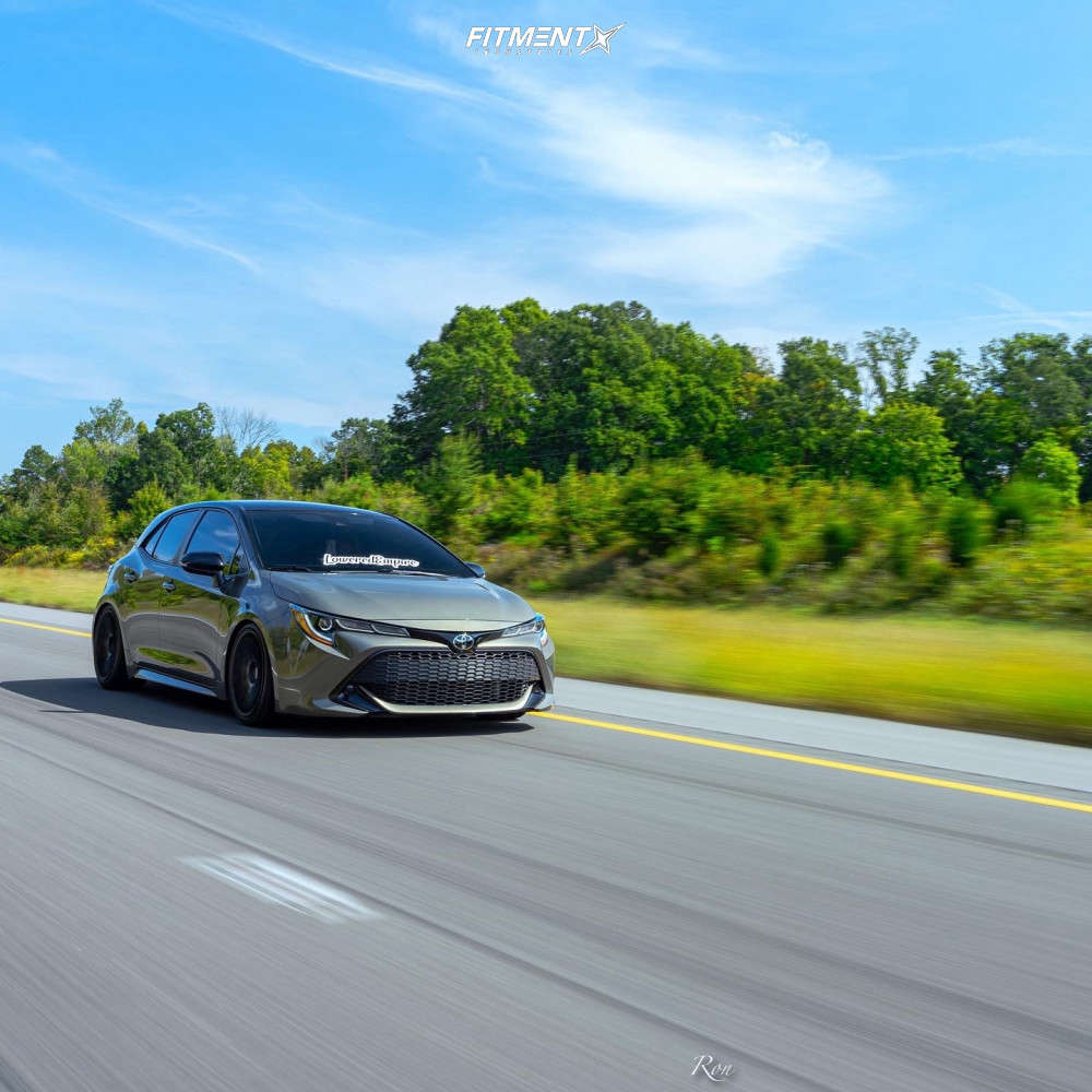 2019 Toyota Corolla SE with 18x9.5 AVID1 AV20 and Pirelli 245x35 on ...