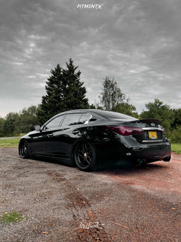 2014 INFINITI Q50 Base with 19x8.5 ESR Cs15 and Achilles 215x35 on Air ...