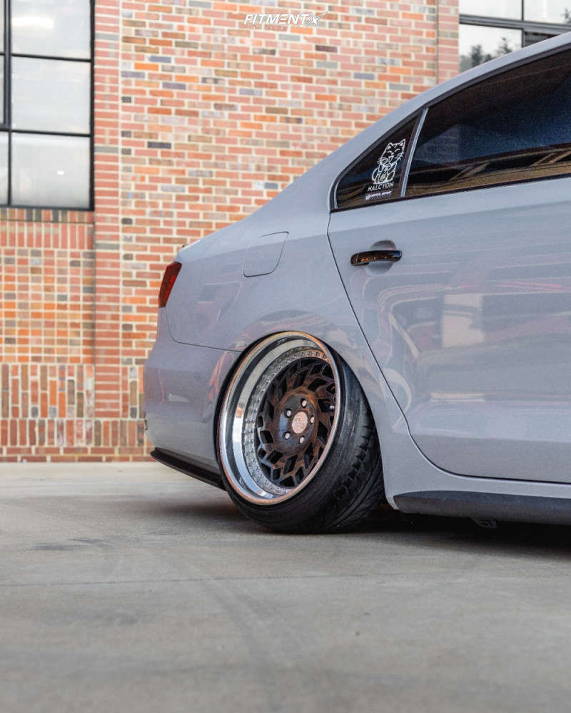 2017 Volkswagen Jetta SE with 18x9 WatercooledIND Md1 and Achilles ...