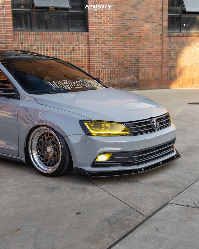 2017 Volkswagen Jetta SE with 18x9 WatercooledIND Md1 and Achilles ...