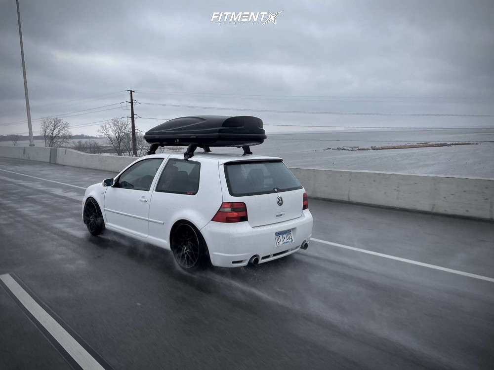 2004 Volkswagen R32 Base with 18x8.5 Rotiform Blq and Hankook 225x35 on ...