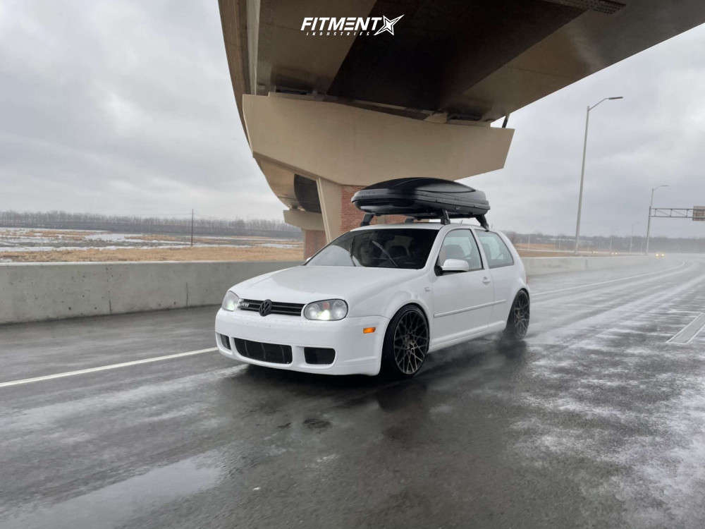 2004 Volkswagen R32 Base with 18x8.5 Rotiform Blq and Hankook 225x35 on ...