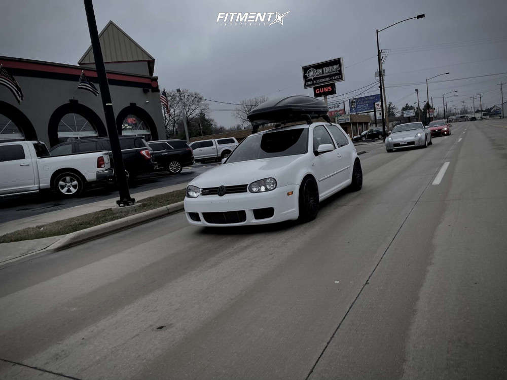 2004 Volkswagen R32 Base with 18x8.5 Rotiform Blq and Hankook 225x35 on ...