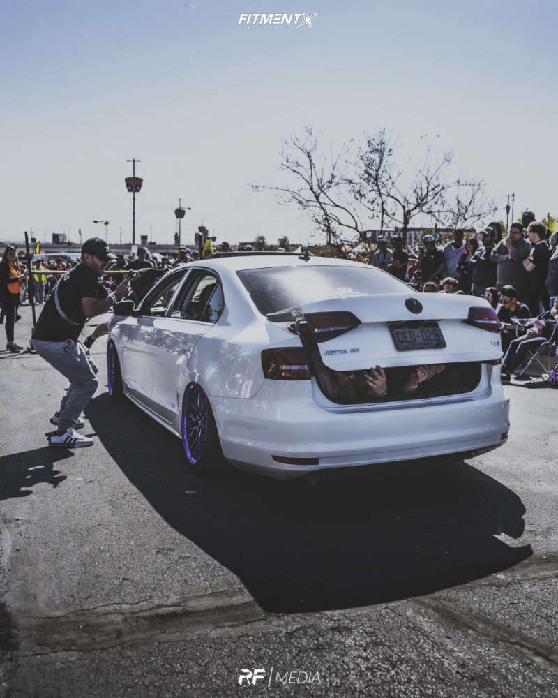 2017 Volkswagen Jetta SE with 18x8.5 XXR 571 and Lexani 225x40 on ...