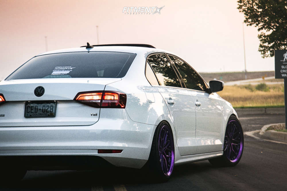 2017 Volkswagen Jetta SE with 18x8.5 XXR 571 and Lexani 225x40 on ...