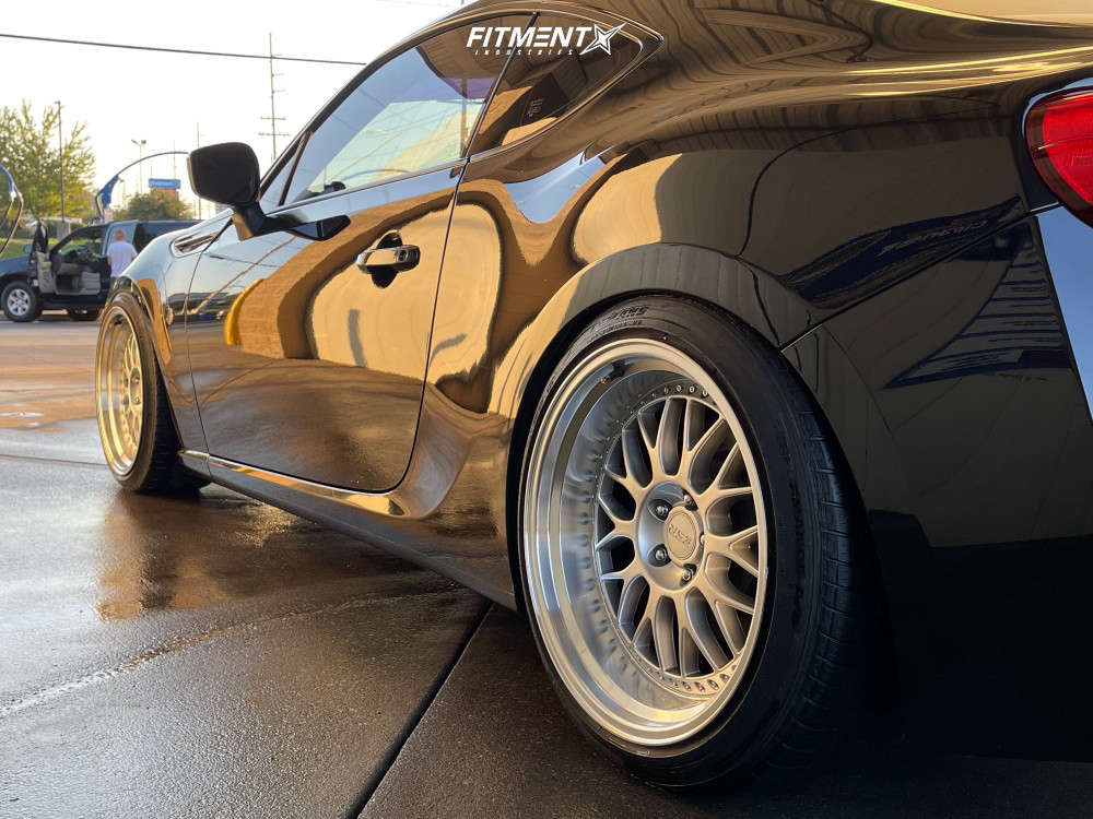 2017 Toyota 86 Base with 18x9.5 ESR Sr01 and Michelin 225x40 on Air ...