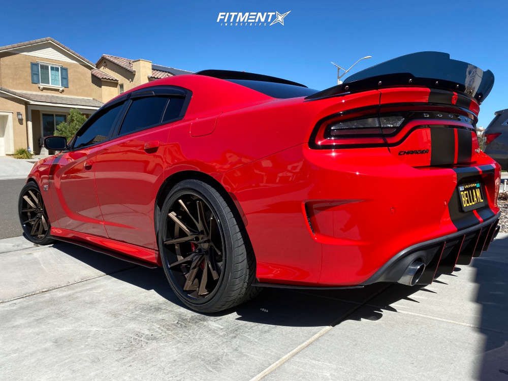 2018 Dodge Charger R/T Scat Pack with 22x9 Ferrada FR2 and Venom Power ...