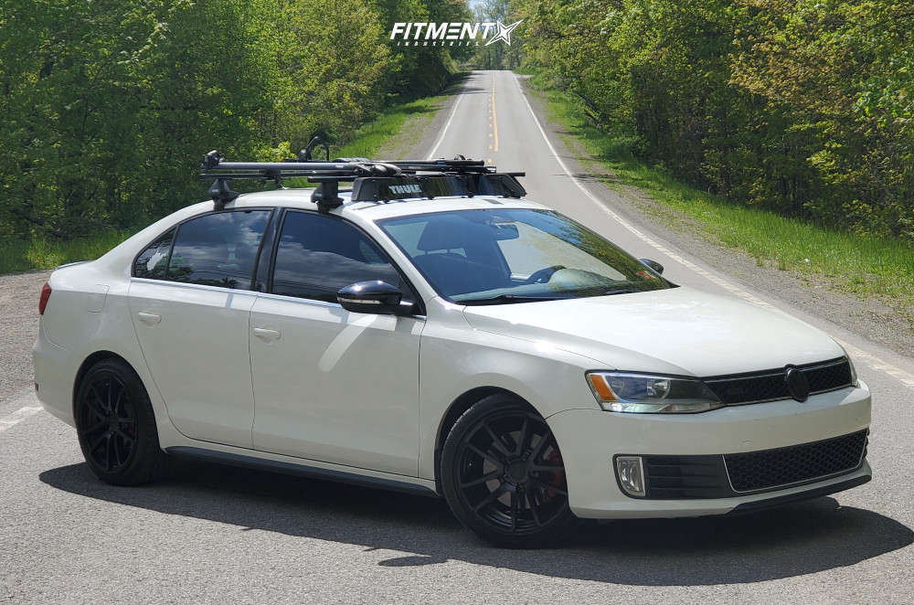 2013 Volkswagen Jetta GLI with 18x8.5 Rotiform Spf and Nitto 225x40 on ...
