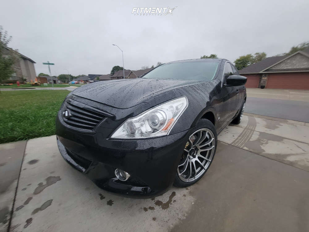 2015 INFINITI Q40 Base with 18x9.5 AVID1 AV20 and Primewell 255x40 on ...