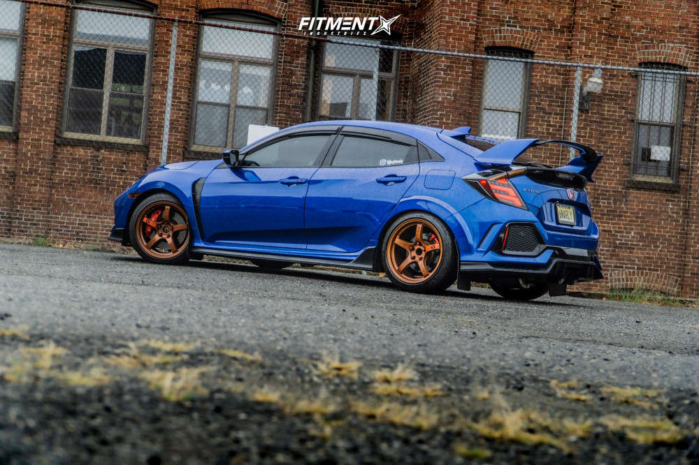 2018 Honda Civic Type R with 18x9.5 Gram Lights 57cr and Michelin ...