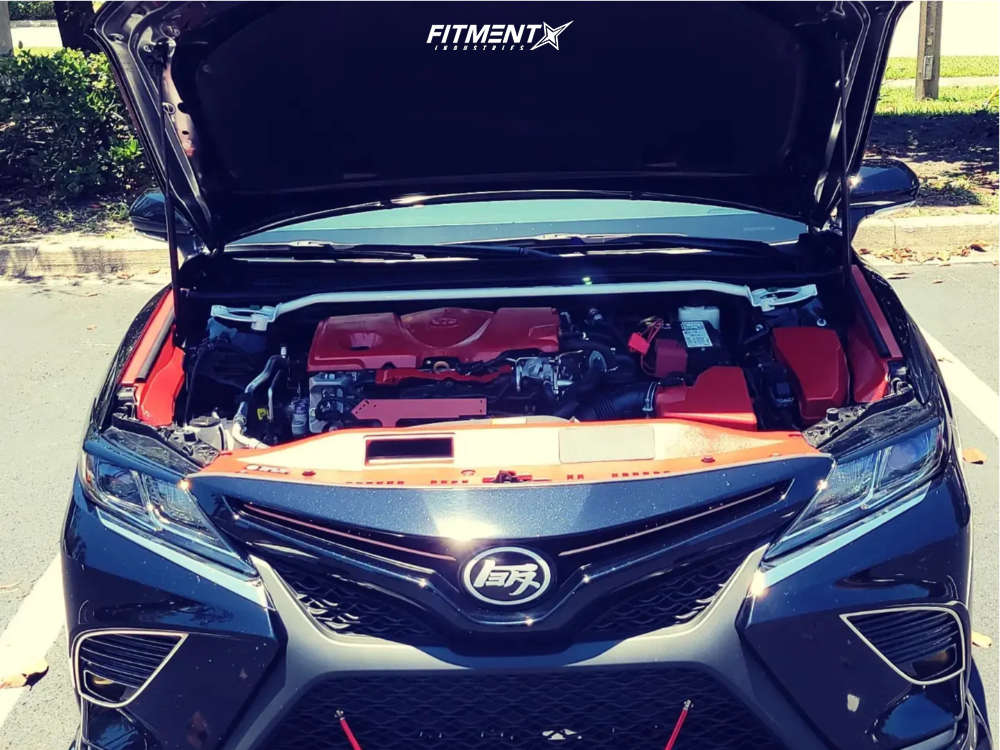 2020 Toyota Camry SE with 18x9.5 F1R F29 and Bridgestone 235x45 on ...