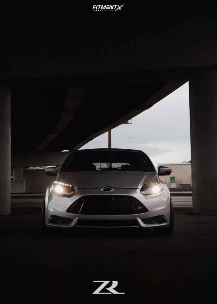 2013 Ford Focus ST with 18x9.5 Kansei Off Road Roku and Sailun 225x40 ...