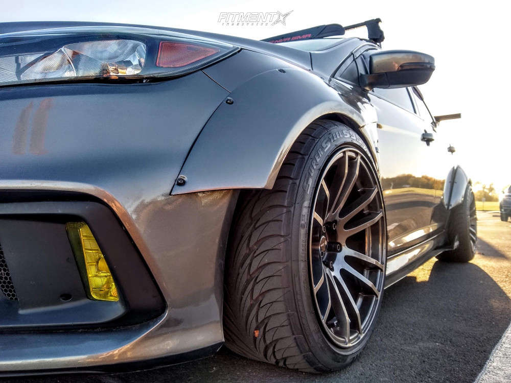 2014 Ford Focus SE with 18x10.5 Vors Tr10 and Federal 275x35 on ...