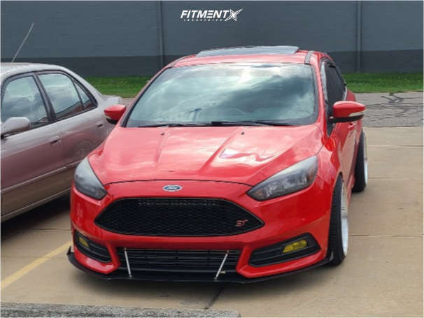 2016 Ford Focus ST with 18x9.5 ESR Cs15 and Kumho 215x40 on Coilovers ...