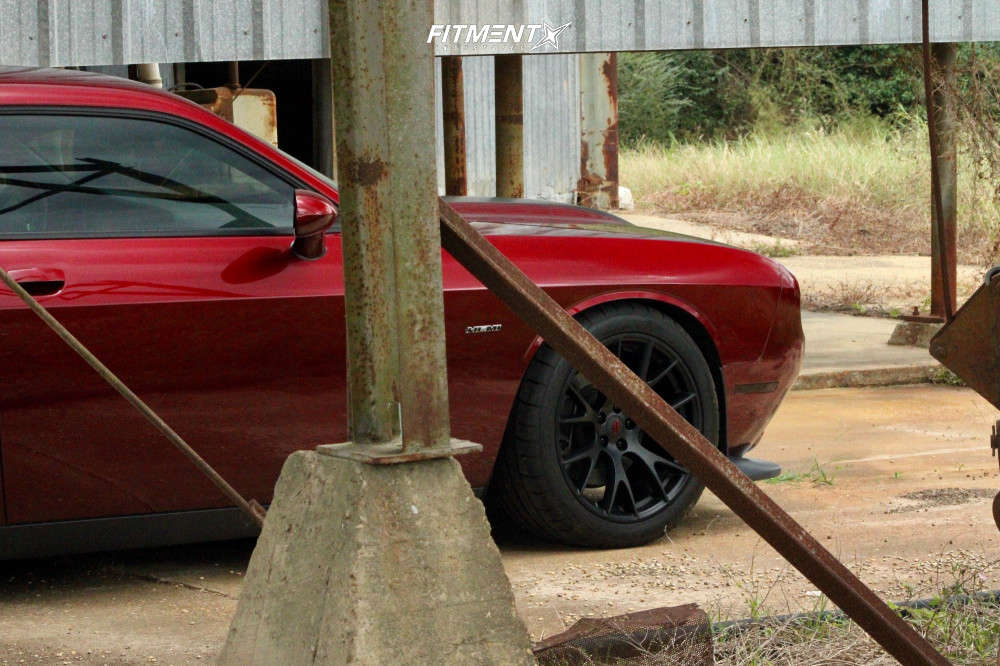 2019 Dodge Challenger R/T with 20x9.5 Factory Reproductions Fr70 and ...