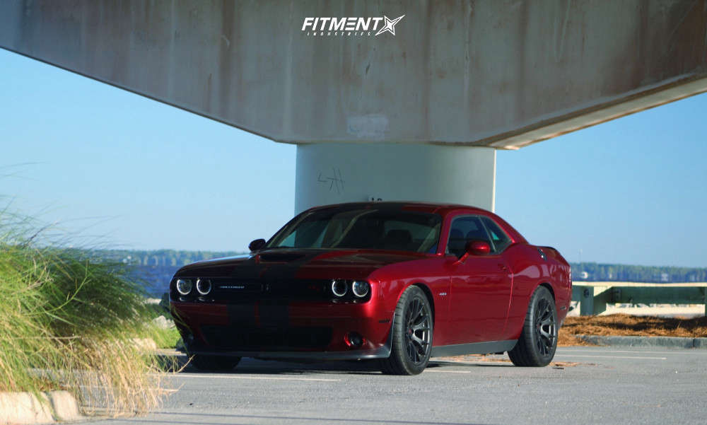 2019 Dodge Challenger R/T with 20x9.5 Factory Reproductions Fr70 and ...