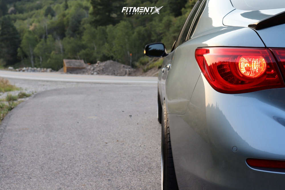 2015 INFINITI Q50 Base with 19x9.5 Aodhan Ds02 and Toyo Tires 235x35 on ...