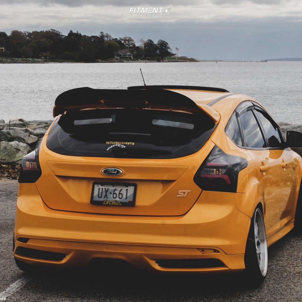 2013 Ford Focus ST with 18x9.5 ESR Cs11 and Milestar 225x40 on Lowering ...