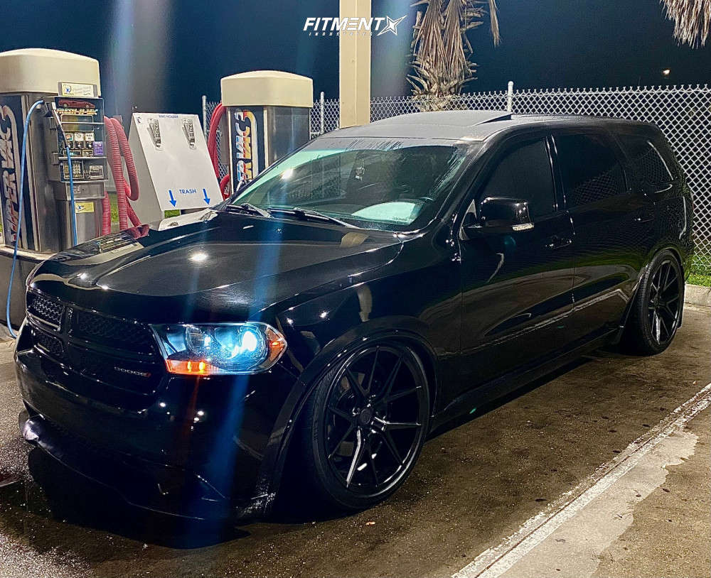 2013 Dodge Durango R/T with 22x10.5 Verde Axis and Lexani 285x35 on Air ...